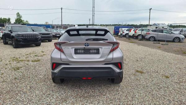 Grey Toyota C-HR 2017 in Kaunas, with an engine capacity of 1.80 L and mileage of 161 thousand km for 15950 €, photo 9 on AUTOMOTO.COM.LV