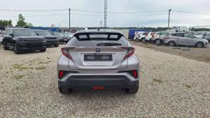 Pelēks Toyota C-HR 2017 Kauņa, ar dzinēja tilpumu 1.80 L un nobraukumu 161 tūkst. km par 15950 €, foto 10 vietnē AUTOMOTO.COM.LV