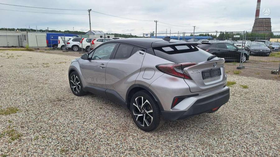 Pelēks Toyota C-HR 2017 Kauņa, ar dzinēja tilpumu 1.80 L un nobraukumu 161 tūkst. km par 15950 €, foto 11 vietnē AUTOMOTO.COM.LV