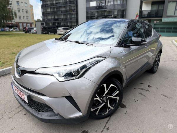 Серый Тойота C-HR 2017 в Вильнюс, объемом двигателя 1.80 л и пробегом 190 тыс. км за 15500 €, фото 2 на AUTOMOTO.COM.LV