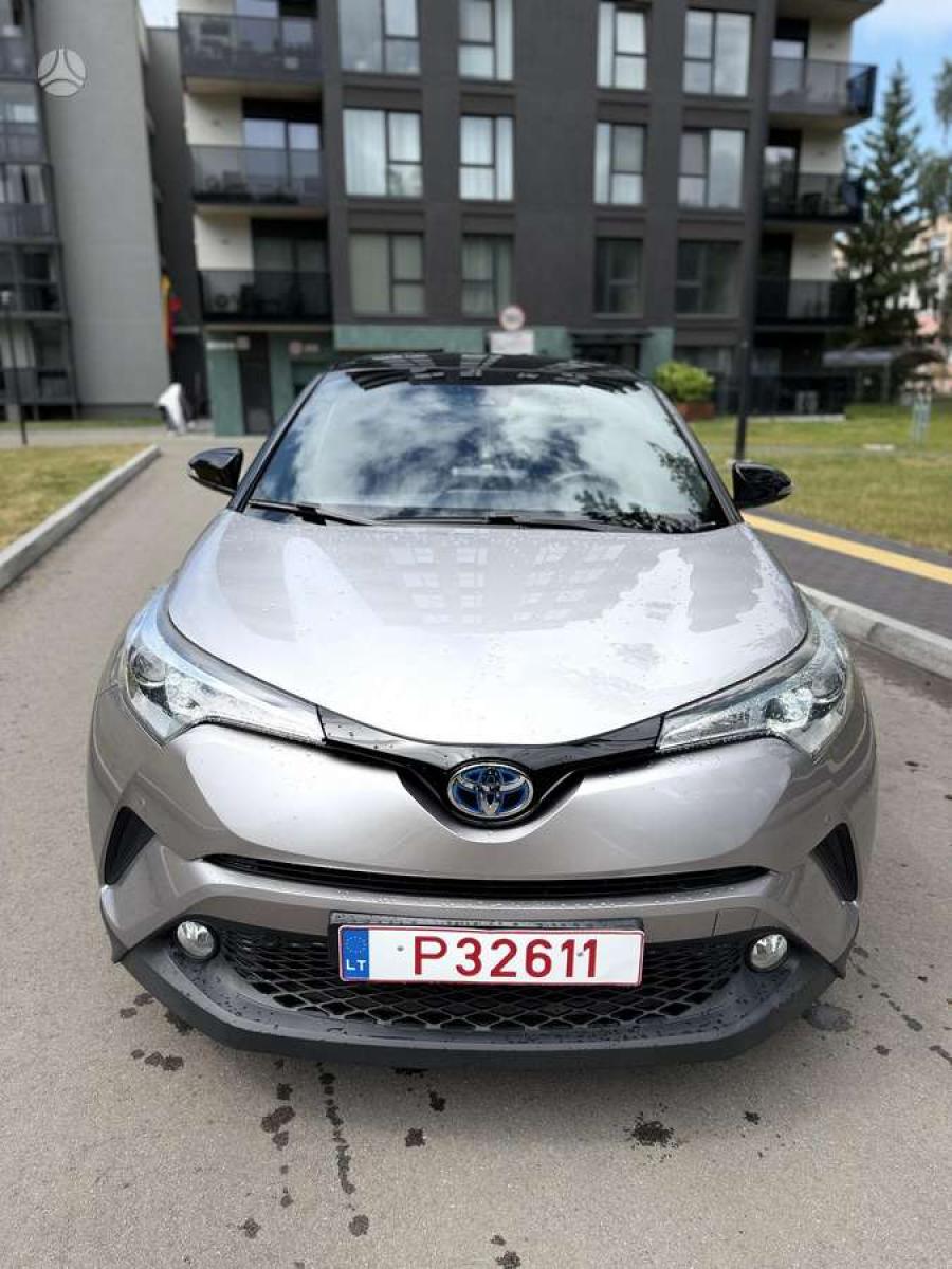Grey Toyota C-HR 2017 in Vilnius, with an engine capacity of 1.80 L and mileage of 190 thousand km for 15500 €, photo 4 on AUTOMOTO.COM.LV