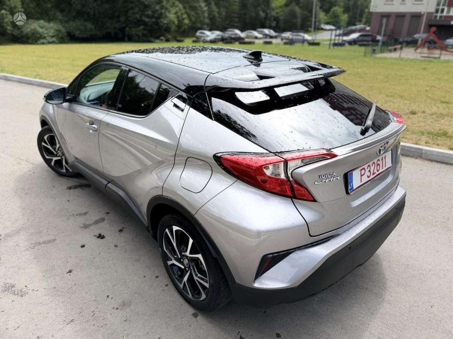 Grey Toyota C-HR 2017 in Vilnius, with an engine capacity of 1.80 L and mileage of 190 thousand km for 15500 €, photo 6 on AUTOMOTO.COM.LV
