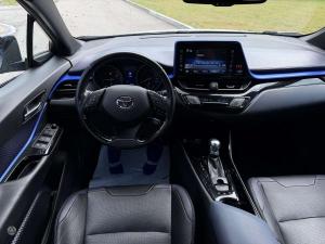 Grey Toyota C-HR 2017 in Vilnius, with an engine capacity of 1.80 L and mileage of 190 thousand km for 15500 €, photo 14 on AUTOMOTO.COM.LV
