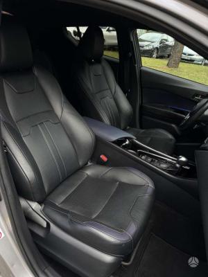 Grey Toyota C-HR 2017 in Vilnius, with an engine capacity of 1.80 L and mileage of 190 thousand km for 15500 €, photo 16 on AUTOMOTO.COM.LV