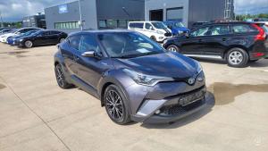 Pelēks Toyota C-HR 2017 Šauļi, ar dzinēja tilpumu 1.80 L un nobraukumu 110 tūkst. km par 16700 €, foto  vietnē AUTOMOTO.COM.LV