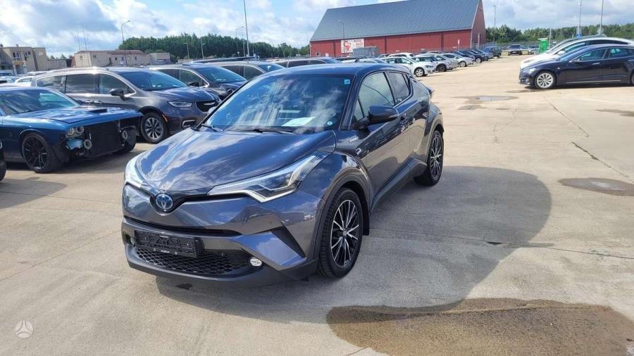Pelēks Toyota C-HR 2017 Šauļi, ar dzinēja tilpumu 1.80 L un nobraukumu 110 tūkst. km par 16700 €, foto 3 vietnē AUTOMOTO.COM.LV