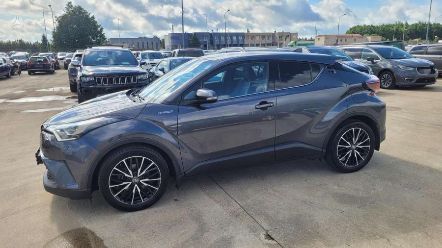Pelēks Toyota C-HR 2017 Šauļi, ar dzinēja tilpumu 1.80 L un nobraukumu 110 tūkst. km par 16700 €, foto 7 vietnē AUTOMOTO.COM.LV