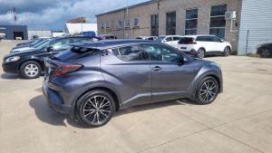 Pelēks Toyota C-HR 2017 Šauļi, ar dzinēja tilpumu 1.80 L un nobraukumu 110 tūkst. km par 16700 €, foto 8 vietnē AUTOMOTO.COM.LV