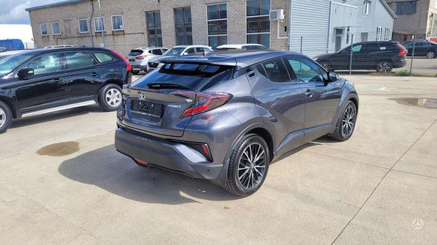 Pelēks Toyota C-HR 2017 Šauļi, ar dzinēja tilpumu 1.80 L un nobraukumu 110 tūkst. km par 16700 €, foto 9 vietnē AUTOMOTO.COM.LV