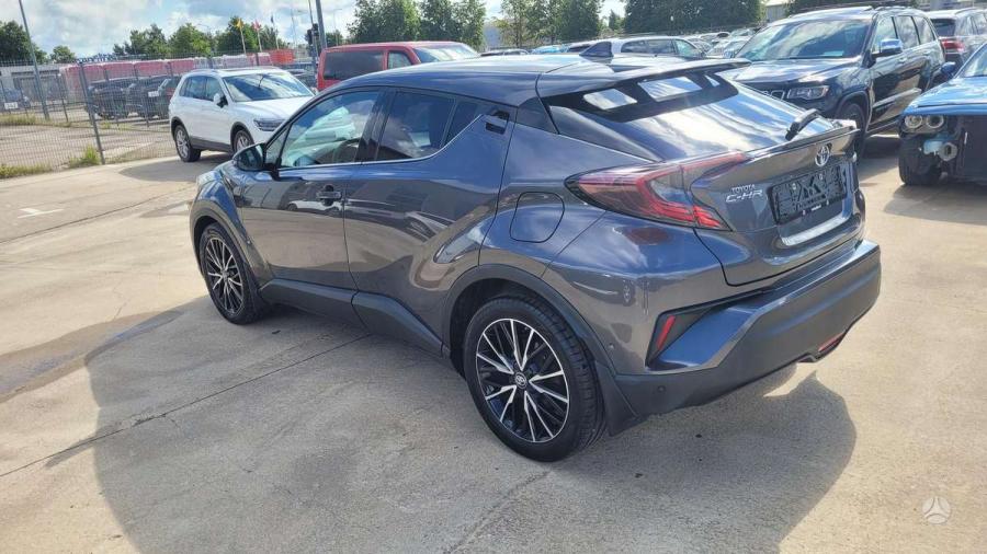 Pelēks Toyota C-HR 2017 Šauļi, ar dzinēja tilpumu 1.80 L un nobraukumu 110 tūkst. km par 16700 €, foto 10 vietnē AUTOMOTO.COM.LV