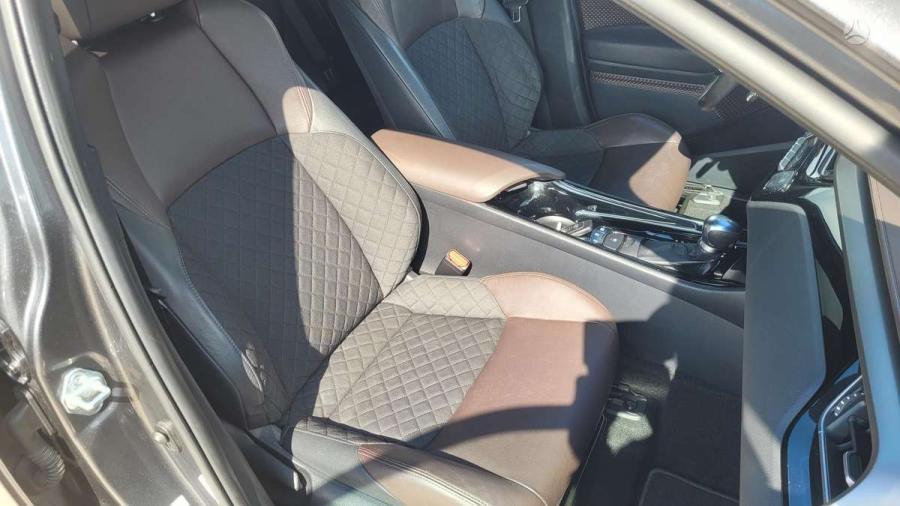 Pelēks Toyota C-HR 2017 Šauļi, ar dzinēja tilpumu 1.80 L un nobraukumu 110 tūkst. km par 16700 €, foto 19 vietnē AUTOMOTO.COM.LV