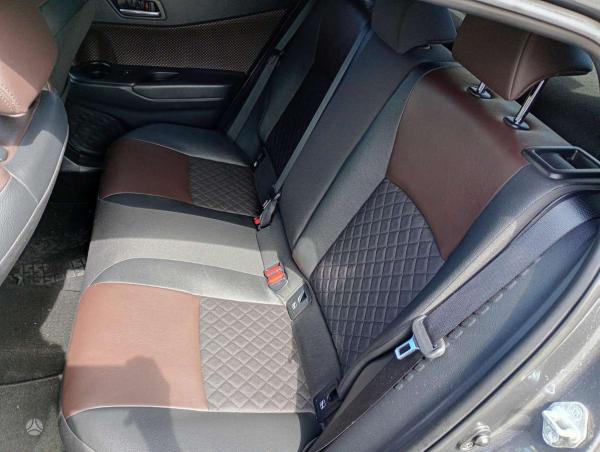 Pelēks Toyota C-HR 2017 Kauņa, ar dzinēja tilpumu 1.80 L un nobraukumu 144 tūkst. km par 15950 €, foto 4 vietnē AUTOMOTO.COM.LV