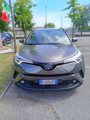 Серый Тойота C-HR 2017 в Каунас, объемом двигателя 1.80 л и пробегом 144 тыс. км за 15950 €, фото 6 на AUTOMOTO.COM.LV