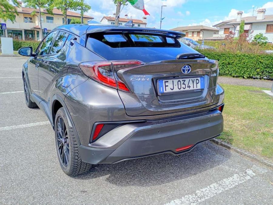 Серый Тойота C-HR 2017 в Каунас, объемом двигателя 1.80 л и пробегом 144 тыс. км за 15950 €, фото 10 на AUTOMOTO.COM.LV
