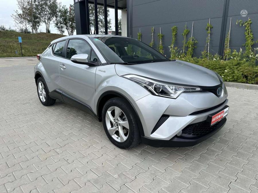 Pelēks Toyota C-HR 2017 Viļņa, ar dzinēja tilpumu 1.80 L un nobraukumu 181 tūkst. km par 14950 €, foto 3 vietnē AUTOMOTO.COM.LV