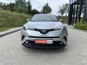 Pelēks Toyota C-HR 2017 Viļņa, ar dzinēja tilpumu 1.80 L un nobraukumu 181 tūkst. km par 14950 €, foto 4 vietnē AUTOMOTO.COM.LV
