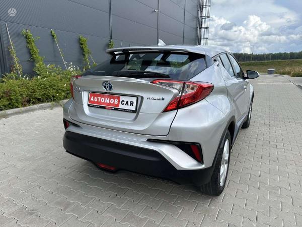 Grey Toyota C-HR 2017 in Vilnius, with an engine capacity of 1.80 L and mileage of 181 thousand km for 14950 €, photo 7 on AUTOMOTO.COM.LV