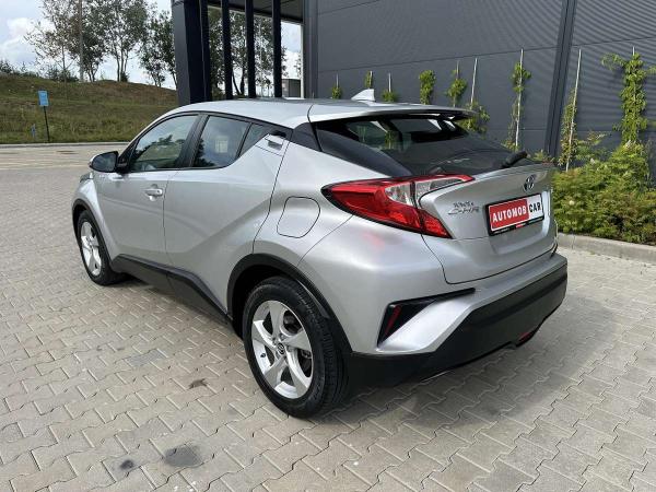Grey Toyota C-HR 2017 in Vilnius, with an engine capacity of 1.80 L and mileage of 181 thousand km for 14950 €, photo 10 on AUTOMOTO.COM.LV