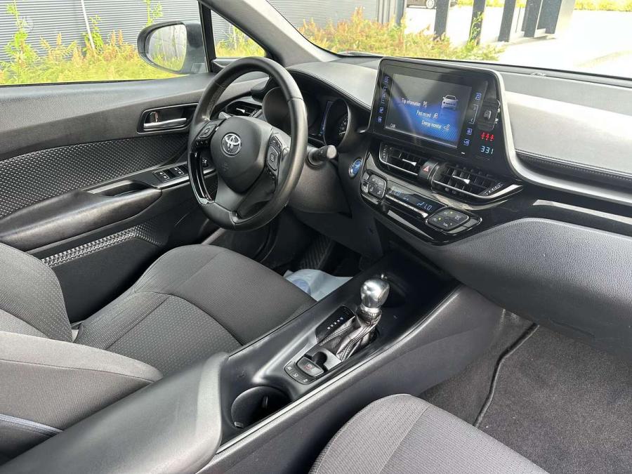 Pelēks Toyota C-HR 2017 Viļņa, ar dzinēja tilpumu 1.80 L un nobraukumu 181 tūkst. km par 14950 €, foto 15 vietnē AUTOMOTO.COM.LV