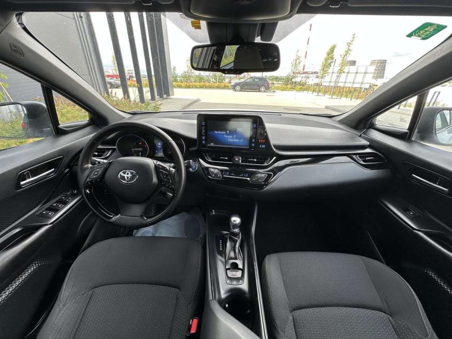 Pelēks Toyota C-HR 2017 Viļņa, ar dzinēja tilpumu 1.80 L un nobraukumu 181 tūkst. km par 14950 €, foto 30 vietnē AUTOMOTO.COM.LV