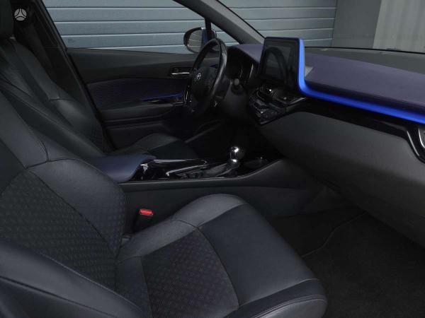Pelēks Toyota C-HR 2017 Kauņa, ar dzinēja tilpumu 1.80 L un nobraukumu 195 tūkst. km par 15999 €, foto 3 vietnē AUTOMOTO.COM.LV
