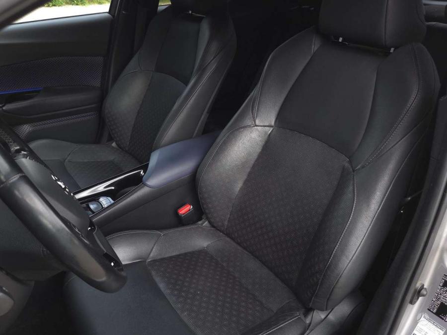 Pelēks Toyota C-HR 2017 Kauņa, ar dzinēja tilpumu 1.80 L un nobraukumu 195 tūkst. km par 15999 €, foto 5 vietnē AUTOMOTO.COM.LV