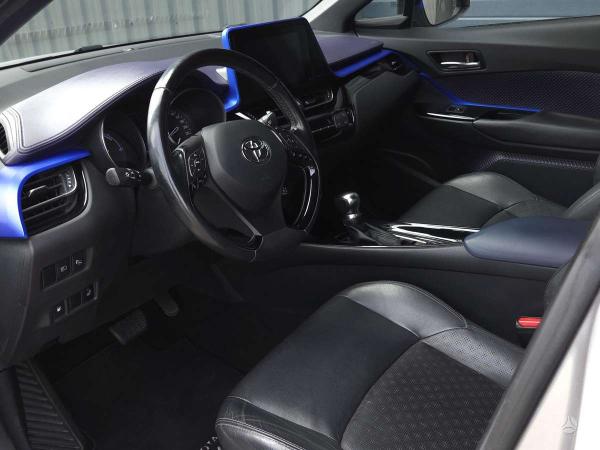 Pelēks Toyota C-HR 2017 Kauņa, ar dzinēja tilpumu 1.80 L un nobraukumu 195 tūkst. km par 15999 €, foto 10 vietnē AUTOMOTO.COM.LV