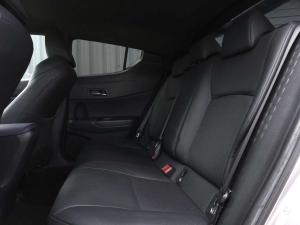 Pelēks Toyota C-HR 2017 Kauņa, ar dzinēja tilpumu 1.80 L un nobraukumu 195 tūkst. km par 15999 €, foto 13 vietnē AUTOMOTO.COM.LV