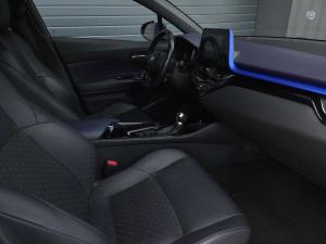 Pelēks Toyota C-HR 2017 Kauņa, ar dzinēja tilpumu 1.80 L un nobraukumu 195 tūkst. km par 15999 €, foto 15 vietnē AUTOMOTO.COM.LV