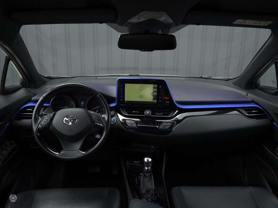 Pelēks Toyota C-HR 2017 Kauņa, ar dzinēja tilpumu 1.80 L un nobraukumu 195 tūkst. km par 15999 €, foto 24 vietnē AUTOMOTO.COM.LV