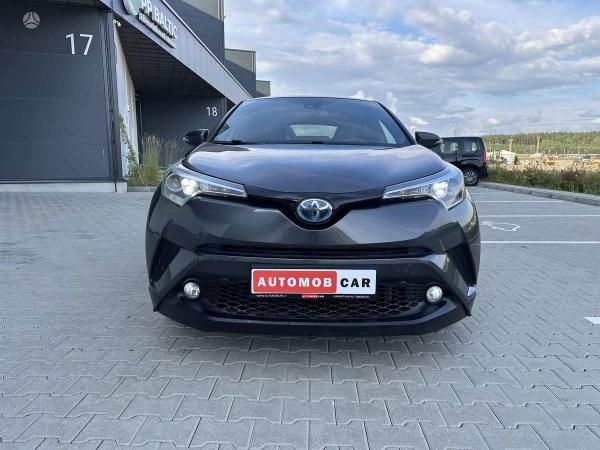 Pelēks Toyota C-HR 2017 Viļņa, ar dzinēja tilpumu 1.80 L un nobraukumu 169 tūkst. km par 14950 €, foto 4 vietnē AUTOMOTO.COM.LV