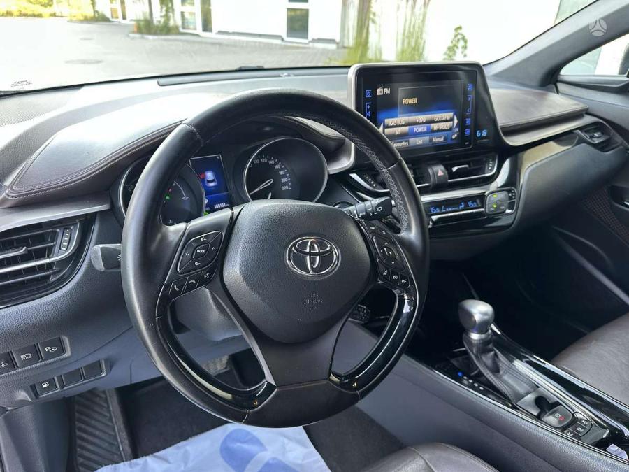 Pelēks Toyota C-HR 2017 Viļņa, ar dzinēja tilpumu 1.80 L un nobraukumu 169 tūkst. km par 14950 €, foto 22 vietnē AUTOMOTO.COM.LV