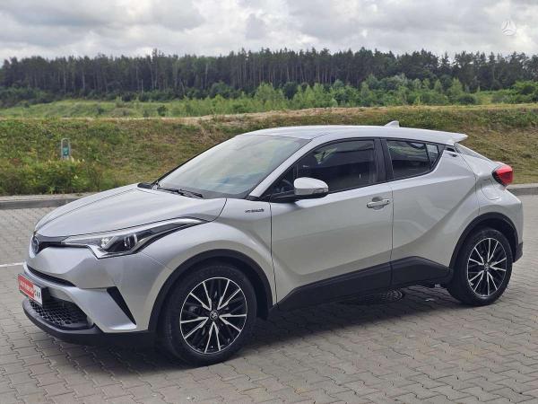 Pelēks Toyota C-HR 2017 Viļņa, ar dzinēja tilpumu 1.80 L un nobraukumu 43 tūkst. km par 17350 €, foto 4 vietnē AUTOMOTO.COM.LV