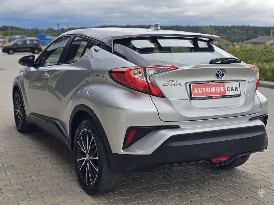 Серый Тойота C-HR 2017 в Вильнюс, объемом двигателя 1.80 л и пробегом 43 тыс. км за 17350 €, фото 6 на AUTOMOTO.COM.LV