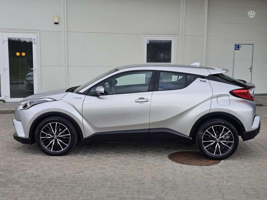 Серый Тойота C-HR 2017 в Вильнюс, объемом двигателя 1.80 л и пробегом 43 тыс. км за 17350 €, фото 9 на AUTOMOTO.COM.LV