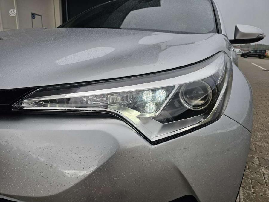 Серый Тойота C-HR 2017 в Вильнюс, объемом двигателя 1.80 л и пробегом 43 тыс. км за 17350 €, фото 13 на AUTOMOTO.COM.LV