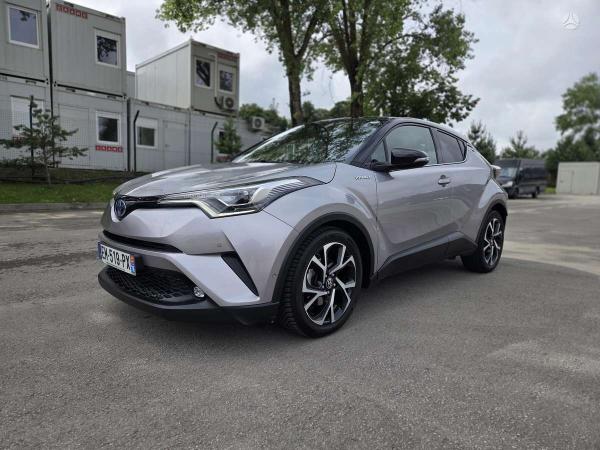 Серый Тойота C-HR 2017 в Клайпеда, объемом двигателя 1.80 л и пробегом 188 тыс. км за 16200 €, фото 2 на AUTOMOTO.COM.LV