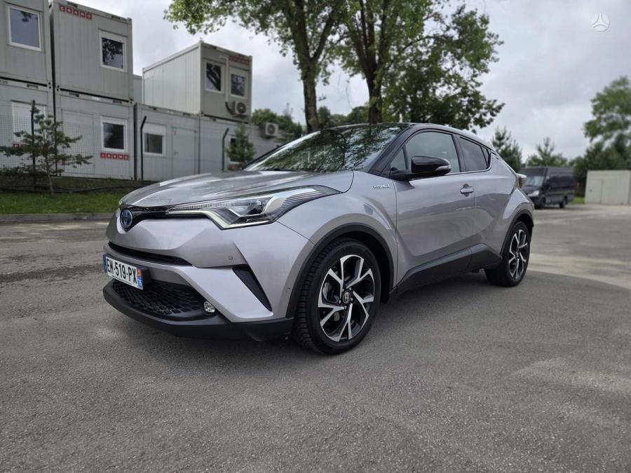 Grey Toyota C-HR 2017 in Klaipeda, with an engine capacity of 1.80 L and mileage of 188 thousand km for 16200 €, photo 3 on AUTOMOTO.COM.LV