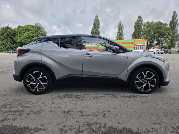 Серый Тойота C-HR 2017 в Клайпеда, объемом двигателя 1.80 л и пробегом 188 тыс. км за 16200 €, фото 5 на AUTOMOTO.COM.LV