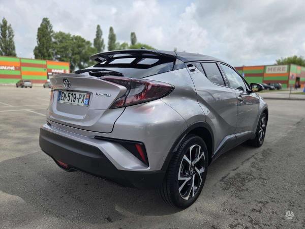 Серый Тойота C-HR 2017 в Клайпеда, объемом двигателя 1.80 л и пробегом 188 тыс. км за 16200 €, фото 6 на AUTOMOTO.COM.LV