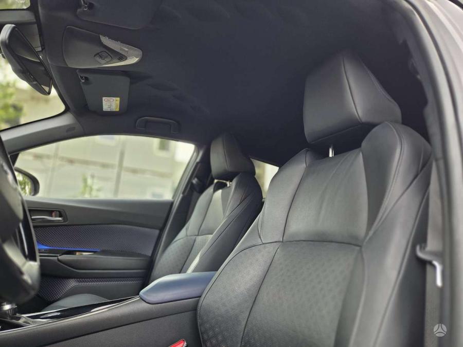 Grey Toyota C-HR 2017 in Klaipeda, with an engine capacity of 1.80 L and mileage of 188 thousand km for 16200 €, photo 12 on AUTOMOTO.COM.LV