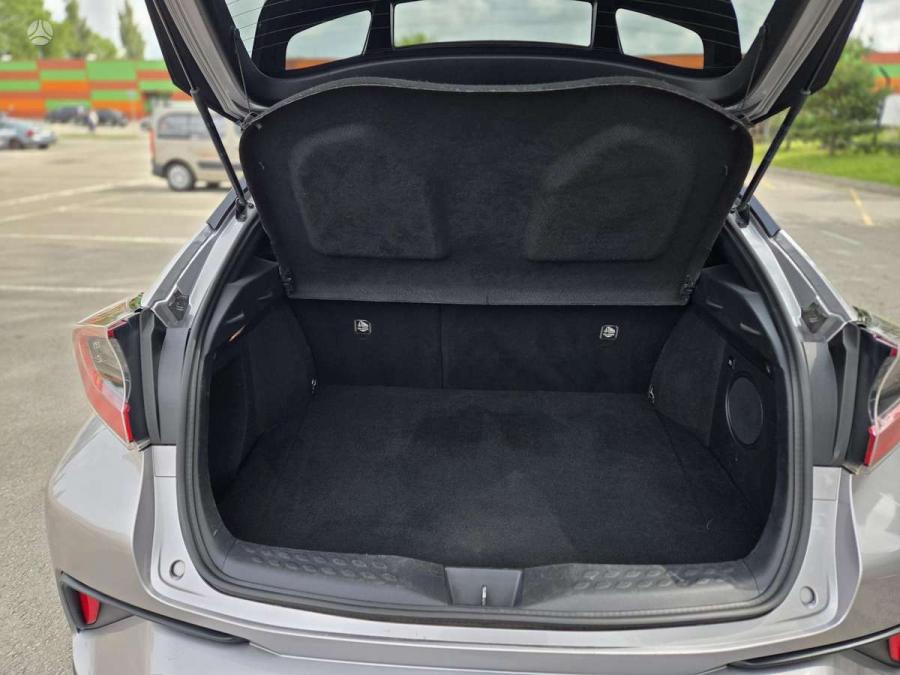Grey Toyota C-HR 2017 in Klaipeda, with an engine capacity of 1.80 L and mileage of 188 thousand km for 16200 €, photo 15 on AUTOMOTO.COM.LV