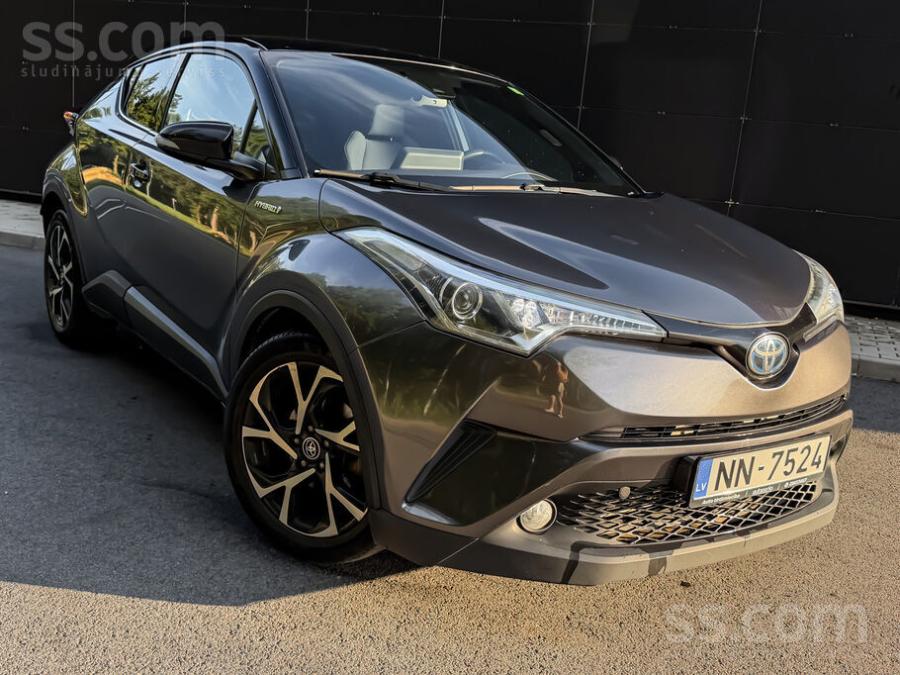 Серый Тойота C-HR 2017 в Елгава, объемом двигателя 1.80 л и пробегом 0 тыс. км за 13500 €, фото 1 на AUTOMOTO.COM.LV