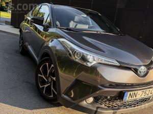 Серый Тойота C-HR 2017 в Елгава, объемом двигателя 1.80 л и пробегом 0 тыс. км за 13500 €, фото 3 на AUTOMOTO.COM.LV