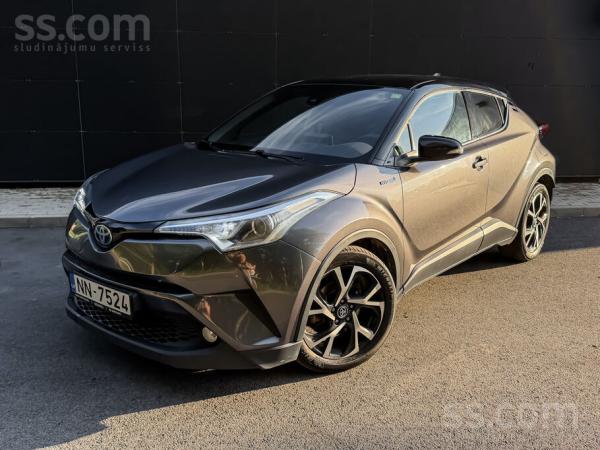 Серый Тойота C-HR 2017 в Елгава, объемом двигателя 1.80 л и пробегом 0 тыс. км за 13500 €, фото 3 на AUTOMOTO.COM.LV