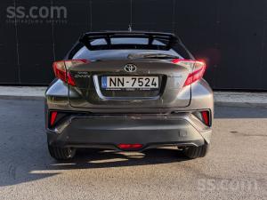 Серый Тойота C-HR 2017 в Елгава, объемом двигателя 1.80 л и пробегом 0 тыс. км за 13500 €, фото 8 на AUTOMOTO.COM.LV
