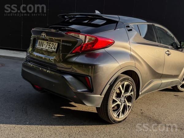 Серый Тойота C-HR 2017 в Елгава, объемом двигателя 1.80 л и пробегом 0 тыс. км за 13500 €, фото 10 на AUTOMOTO.COM.LV