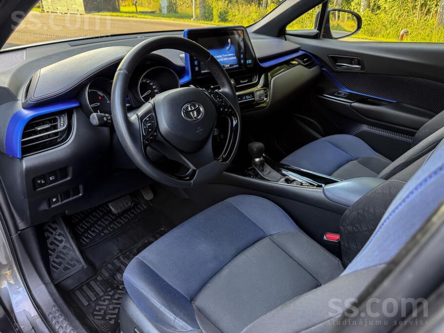 Серый Тойота C-HR 2017 в Елгава, объемом двигателя 1.80 л и пробегом 0 тыс. км за 13500 €, фото 13 на AUTOMOTO.COM.LV