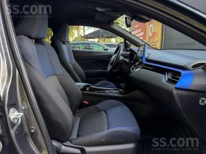 Серый Тойота C-HR 2017 в Елгава, объемом двигателя 1.80 л и пробегом 0 тыс. км за 13500 €, фото 15 на AUTOMOTO.COM.LV