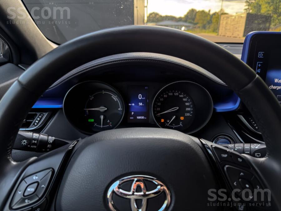 Серый Тойота C-HR 2017 в Елгава, объемом двигателя 1.80 л и пробегом 0 тыс. км за 13500 €, фото 17 на AUTOMOTO.COM.LV